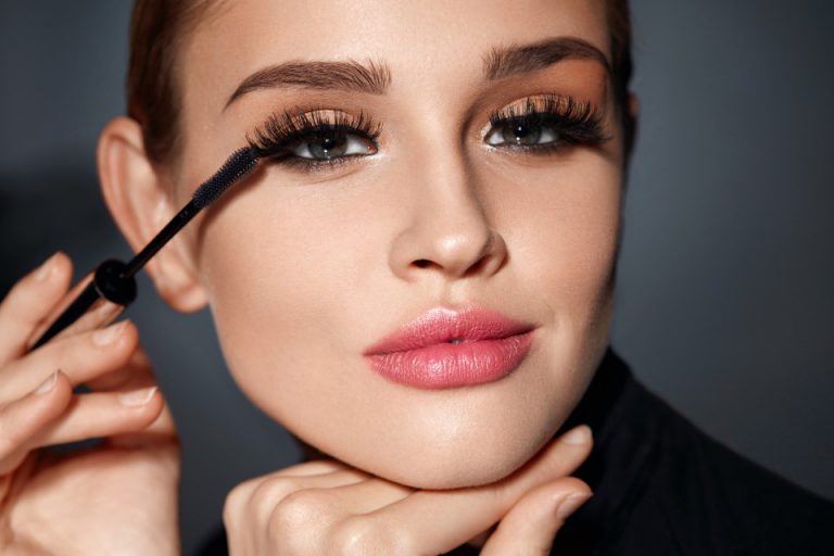 The history of mascara – how was it invented?